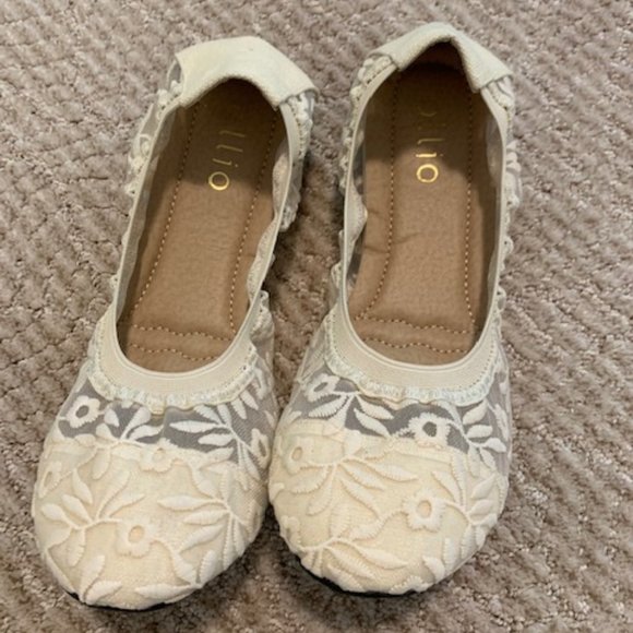 Ollio | Shoes | Ollio Lace Flats | Poshmark